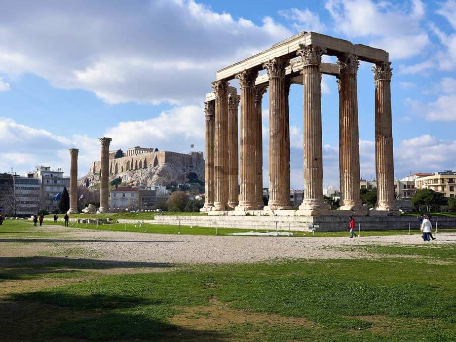 The Role of Greek Mythology in the Creation of Athenian Wonders